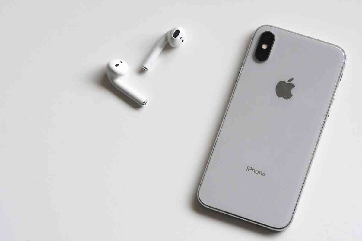How To Tell What Generation AirPods You Have (1 Or 2) - The Gadget ...