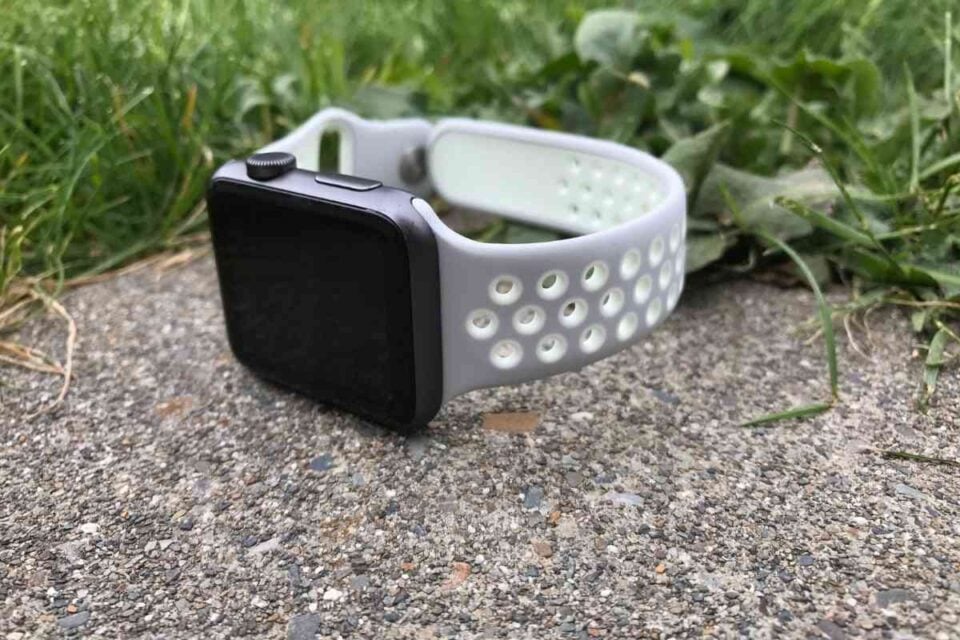 Do Apple Watches Have Sim Cards? - The Gadget Buyer | Tech Advice