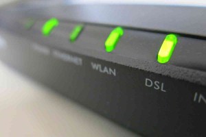 What Does A Green Blinking Light On My Xfinity Modem Mean? - The Gadget ...