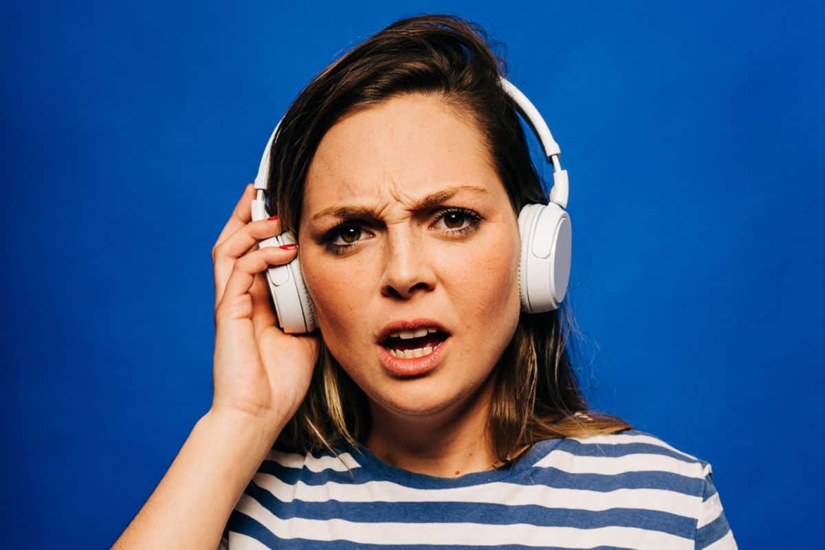 Why Do My JBL Headphones Sound Muffled? Solved! - The Gadget Buyer ...