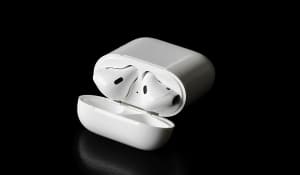 What You Need To Know About Your AirPods Case Battery - The Gadget ...