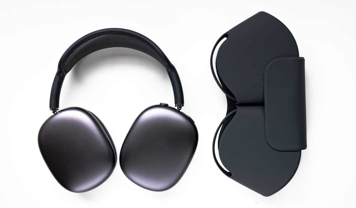 Do AirPods Max Scratch Easily? - The Gadget Buyer | Tech Advice