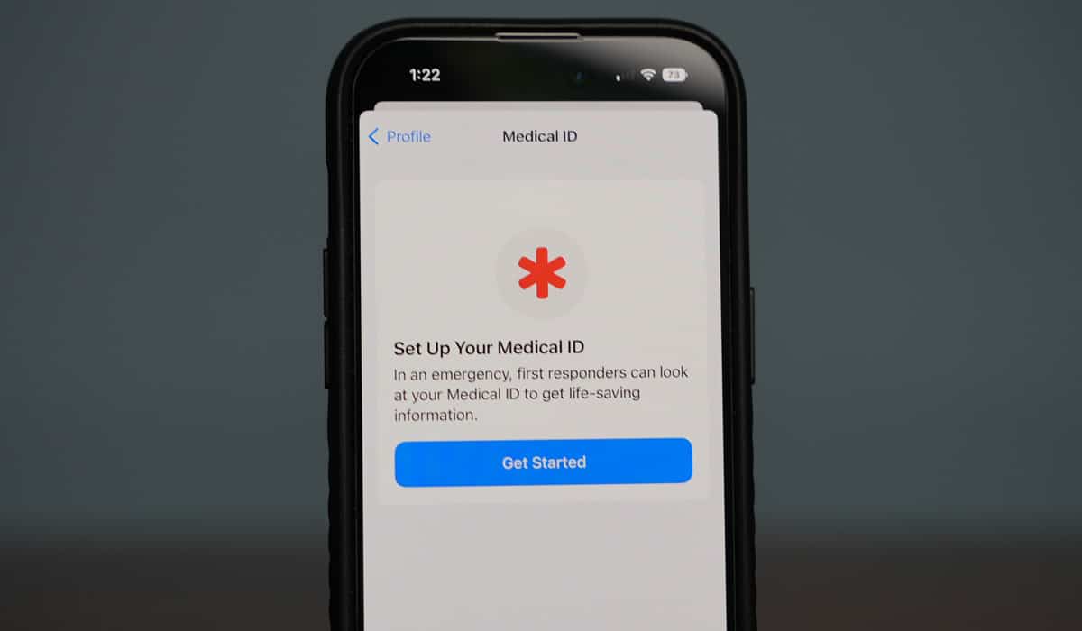 How To Find Emergency Info On IPhone & Add It To Lock Screen