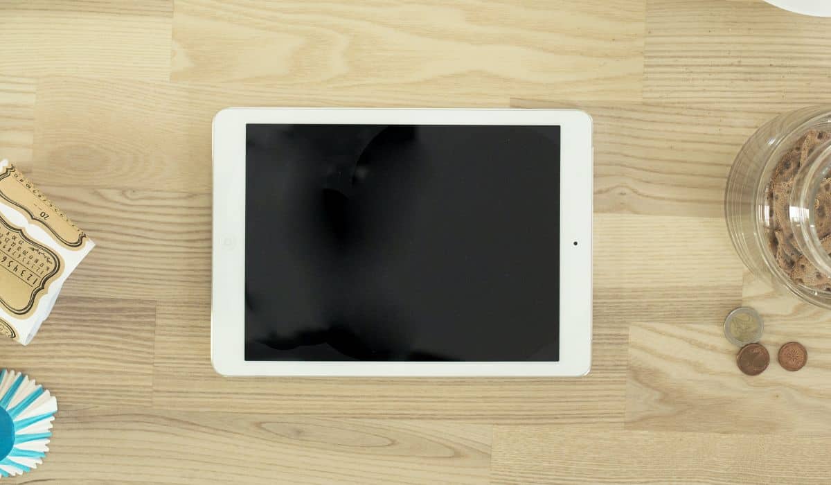 Locating And Using The Home Button On IPad2 - The Gadget Buyer | Tech ...