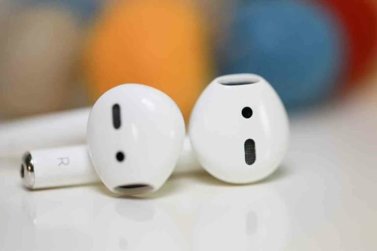 How To Tell What Generation AirPods You Have (1 Or 2) - The Gadget ...