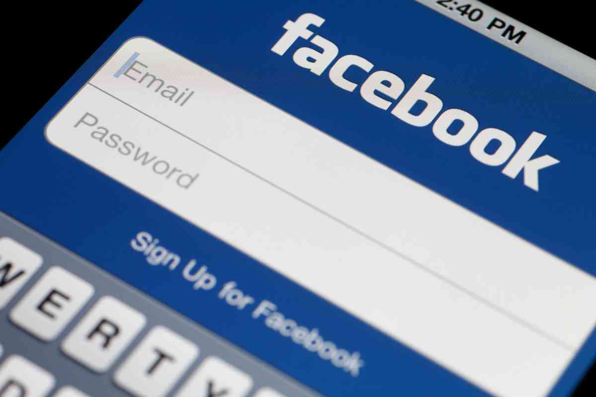 IPhone Asking You To Log In To Facebook? Read This First?