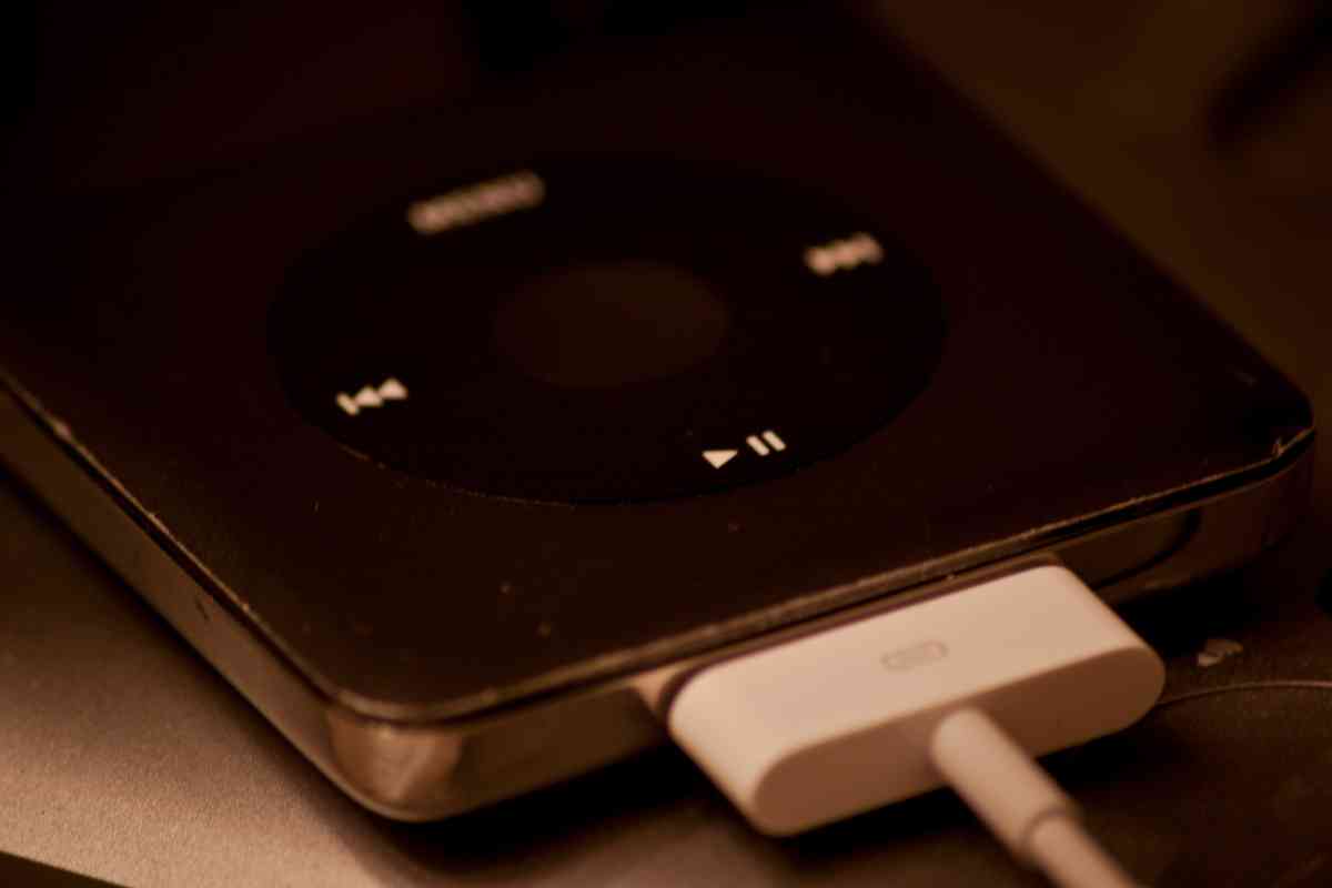 How To Put An IPod In Recovery Mode In 5 Easy Steps - The Gadget Buyer ...