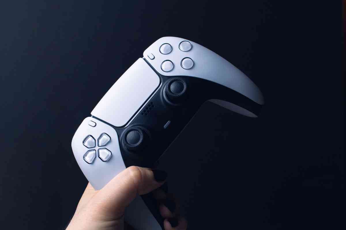 Here’s Why You Can’t Find WarZone On The PS5! - The Gadget Buyer | Tech Advice