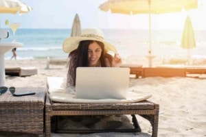 Best Laptop Screen For Sunlight: Top Picks For Clear Visibility ...